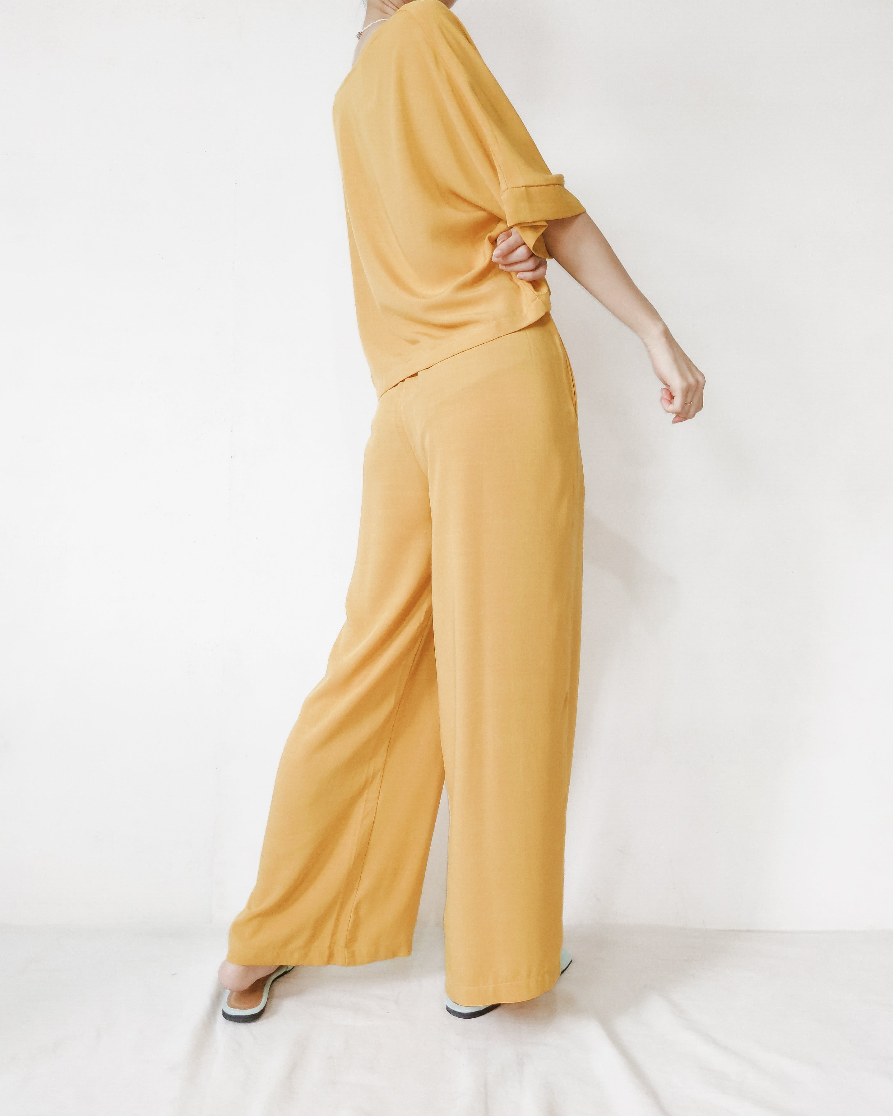 [CLEARANCE] POCAHONTAS Woven Boxy Top and Pants Set – Indiana Jane MNL